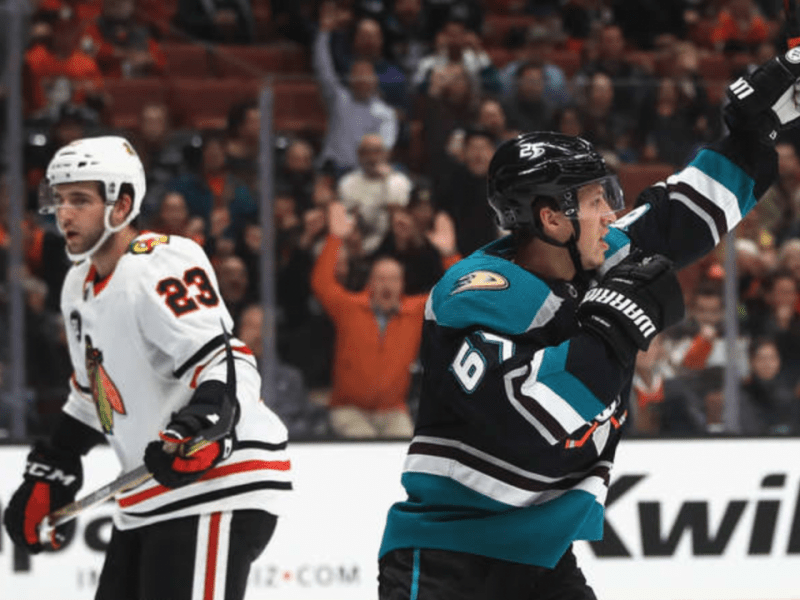 The Rink - RECAP: Ducks Hold Off Blackhawks