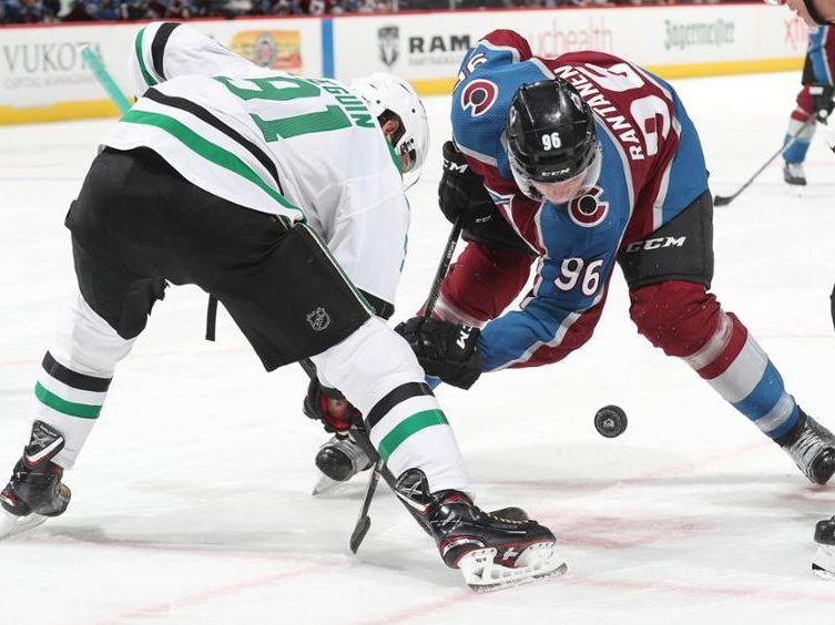 Philipp Grubauer injured in Avalanche 5-3 loss to Dallas - The Rink