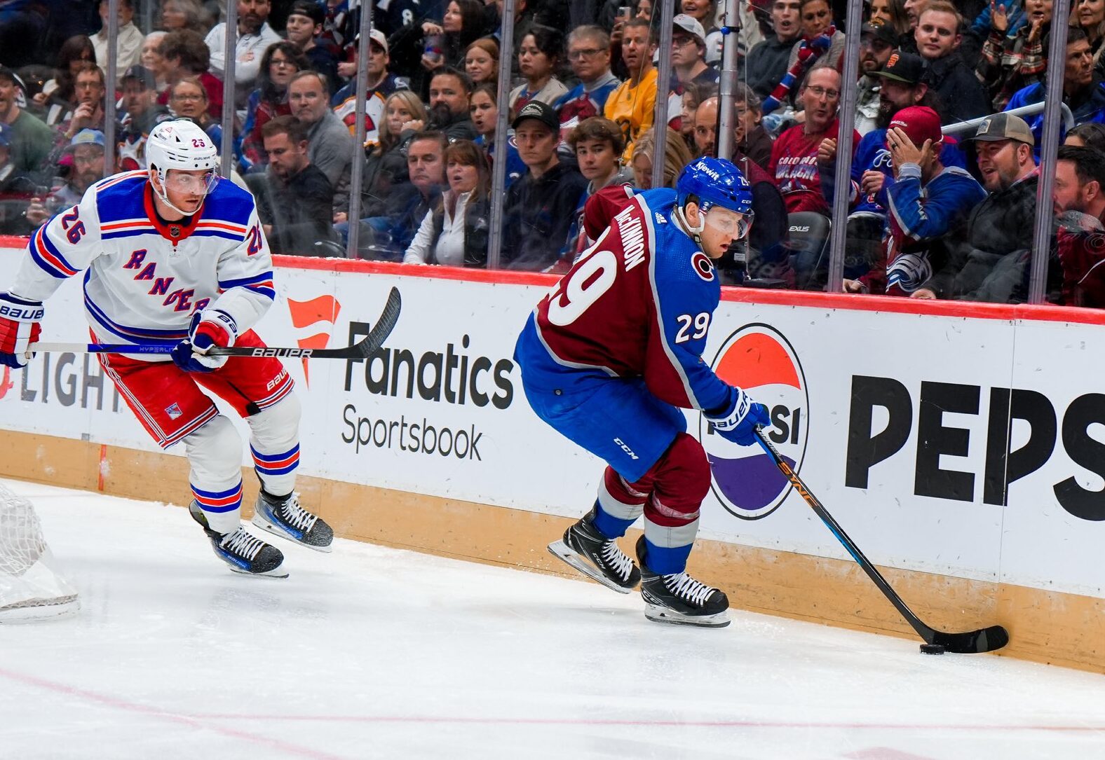 MacKinnon point streak thwarted in shootout loss - The Rink